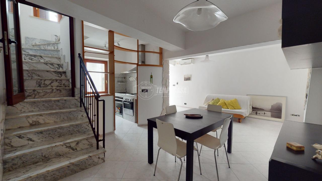 Casa indipendente in vendita a Turi