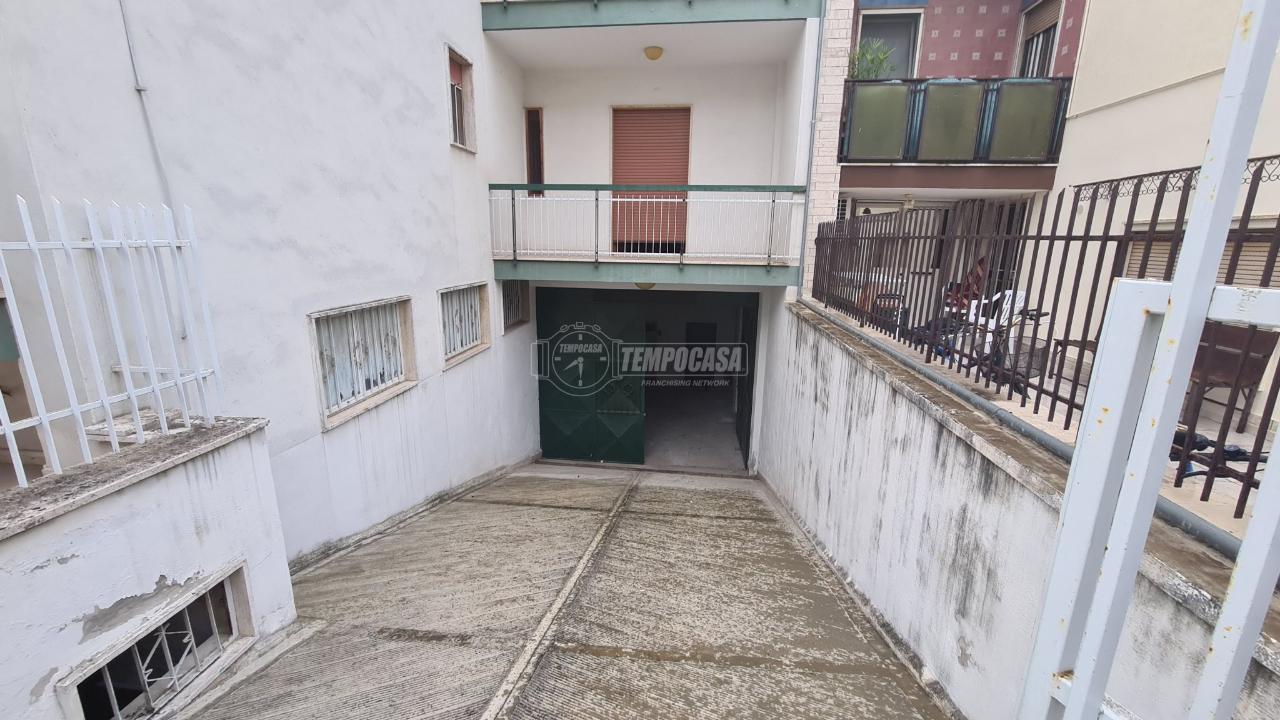 Magazzino in vendita a Capurso