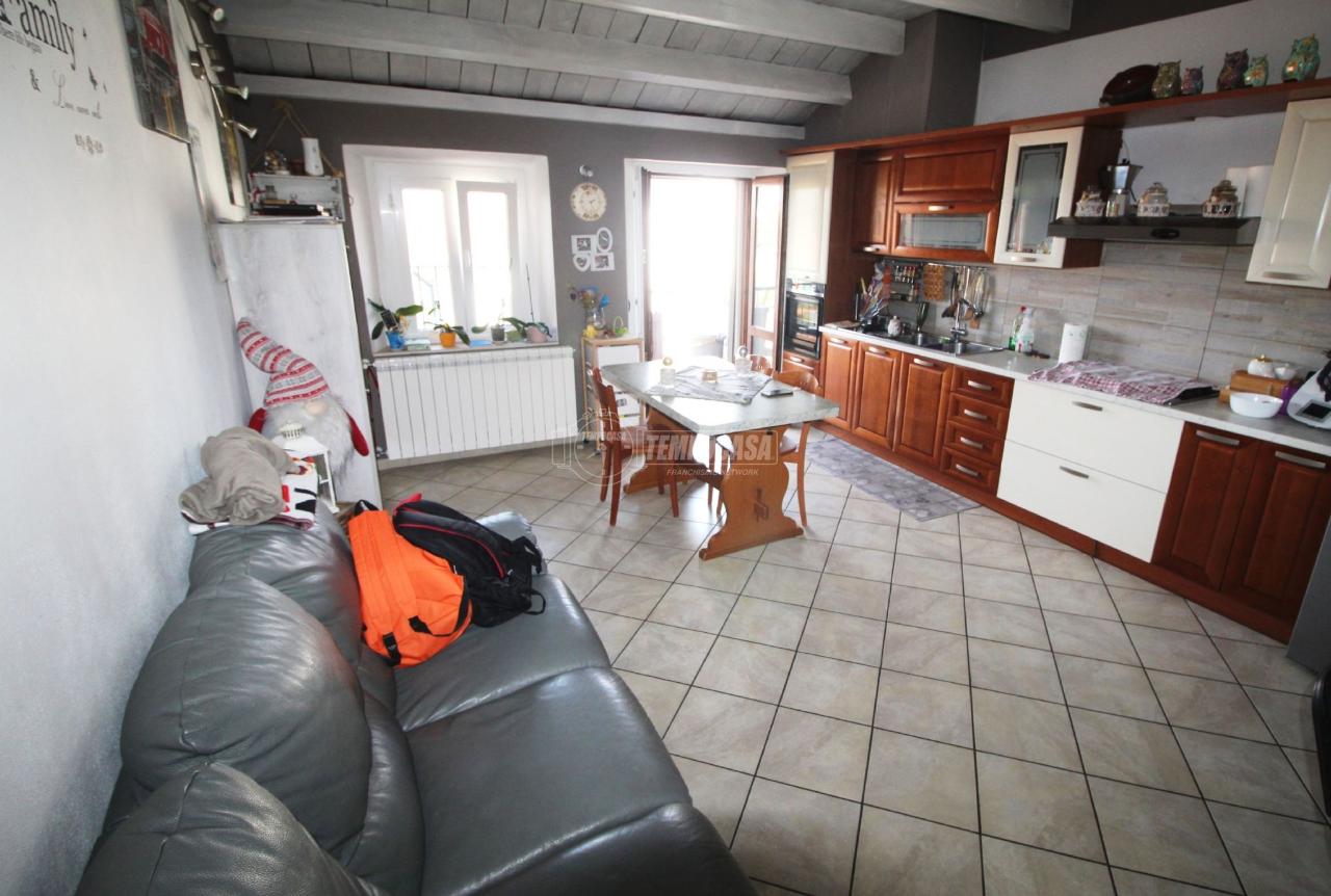 Appartamento in vendita a Cermenate