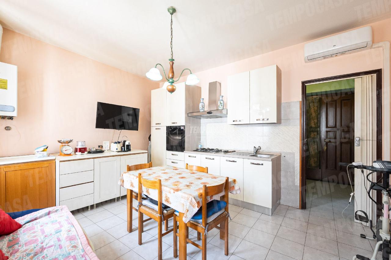 Appartamento in vendita a Carugo