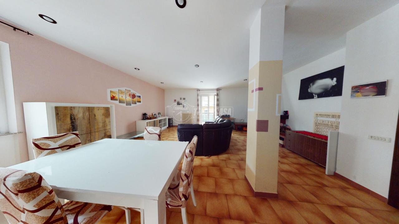 Quadrilocale, Monte Urano