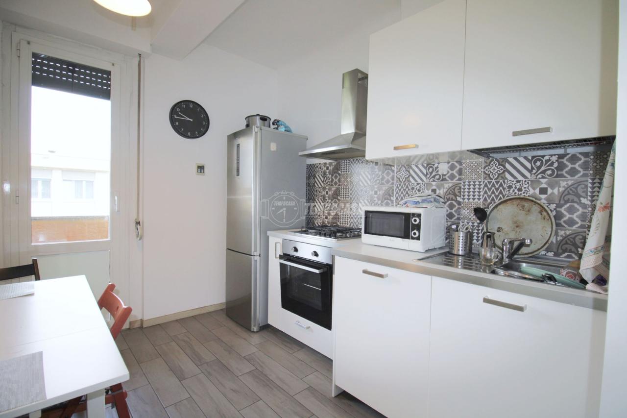 Trilocale in Via Vittorio Barzoni 4, Milano