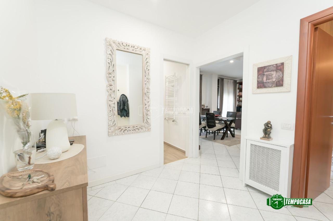 Trilocale in Via Luigi Ornato 111, Milano