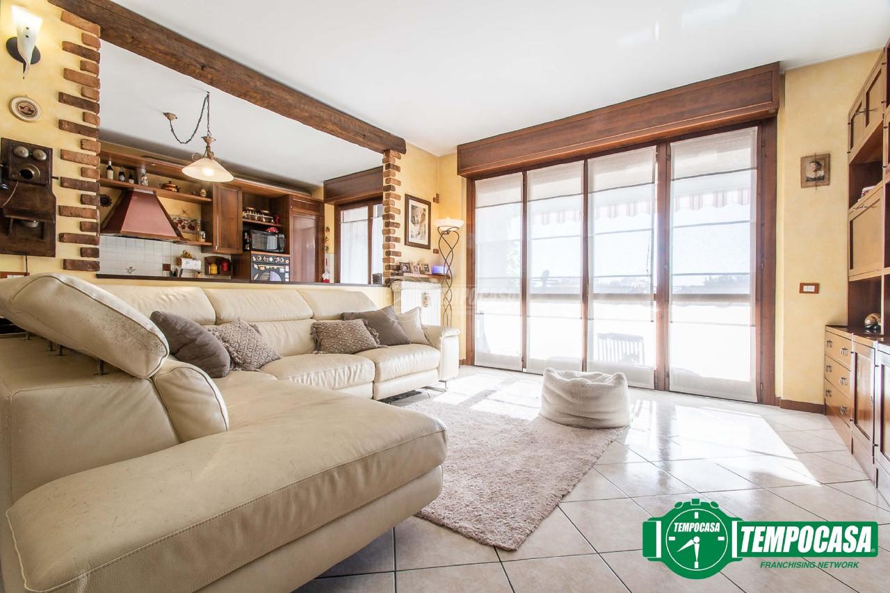 Appartamento in vendita a Garbagnate Milanese