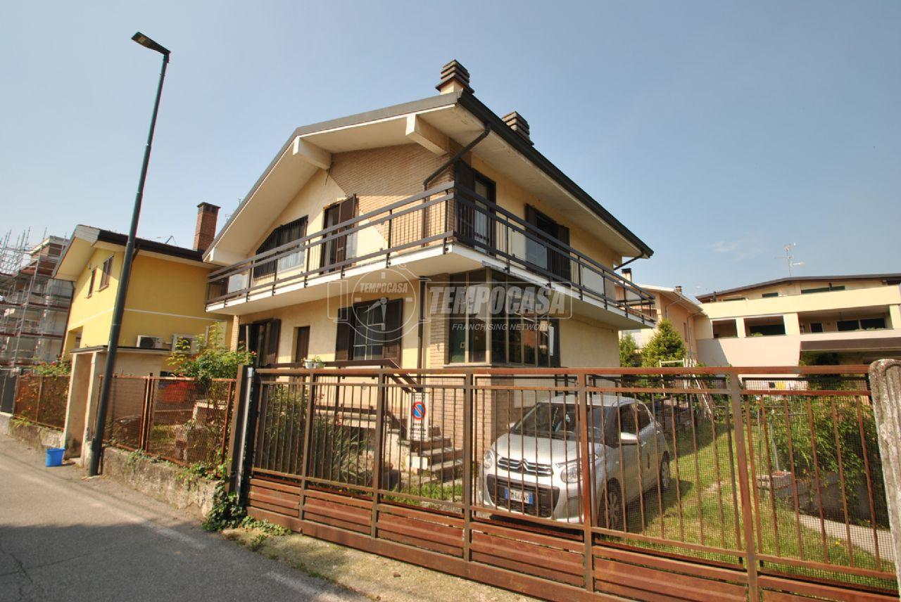 Villa in vendita a Cesate