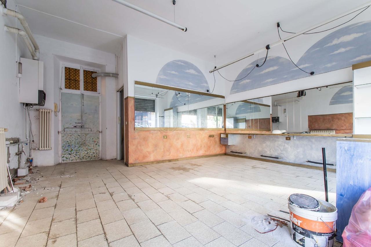 Negozio in affitto a Paderno Dugnano