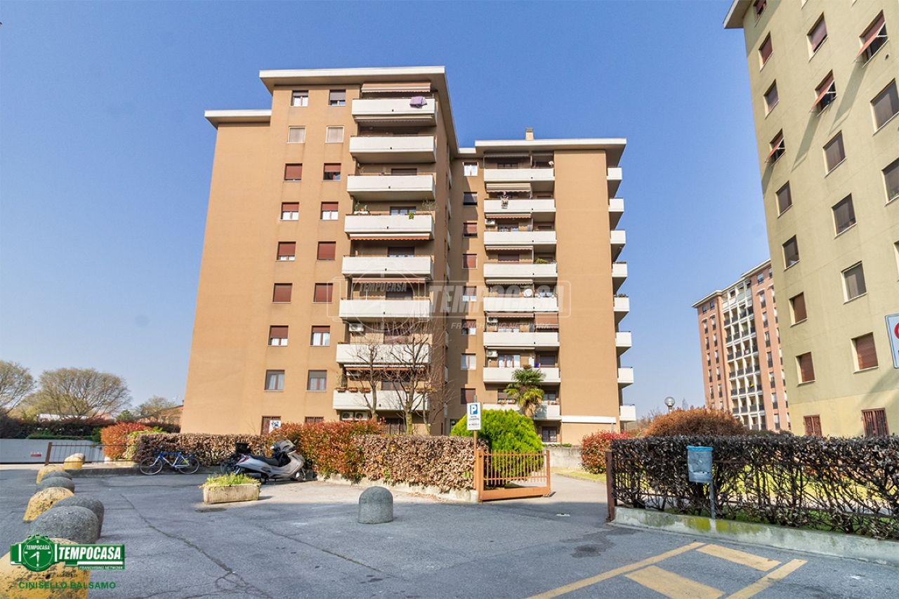 Box in vendita a Cinisello Balsamo