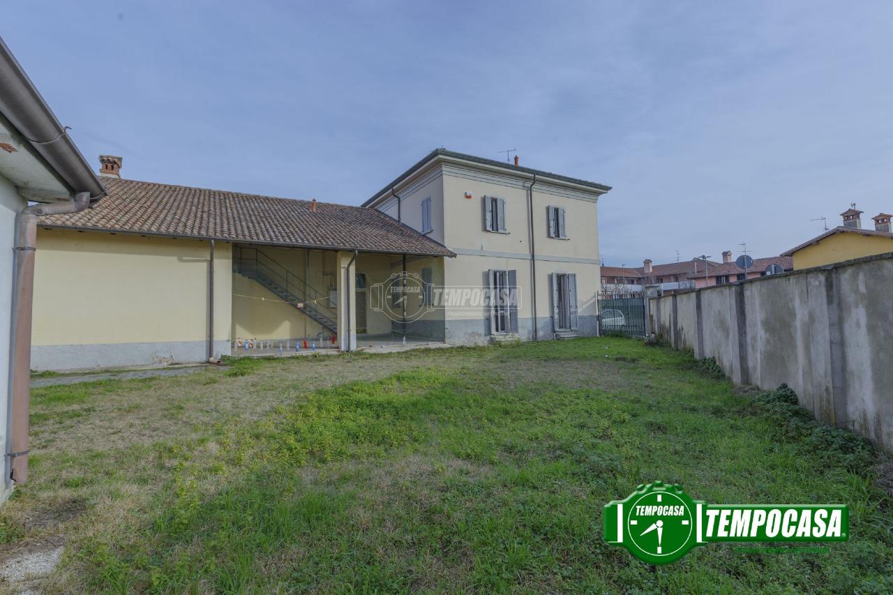 Villa in Via Roma, Vernate