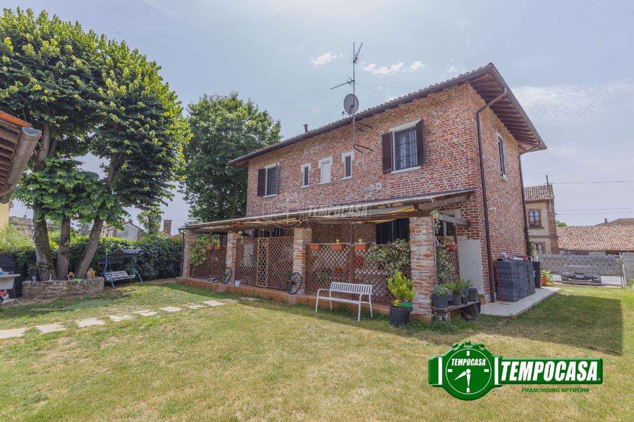 Villa in vendita a Vernate