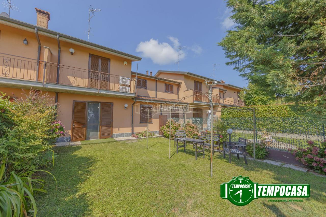 Villa a schiera in vendita a Vernate