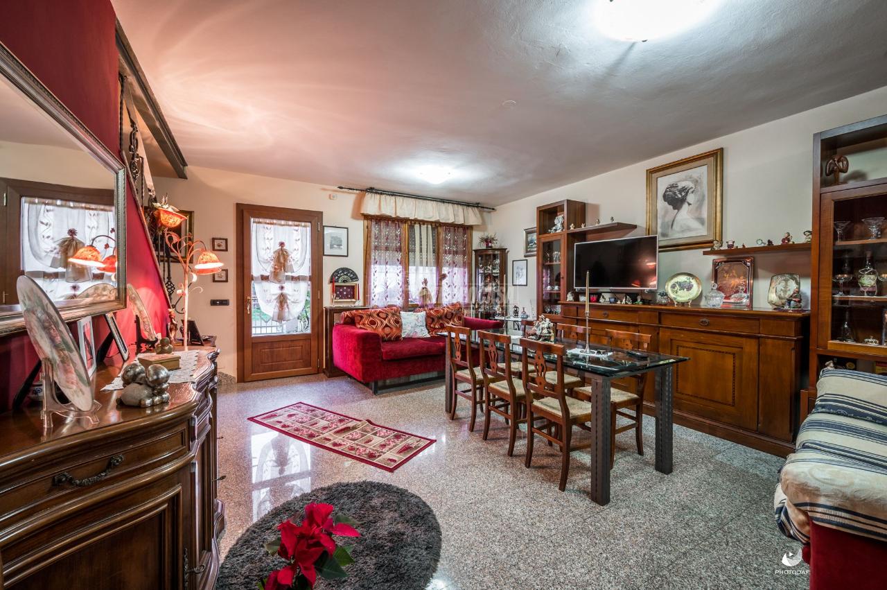 Casa indipendente in vendita a Modena