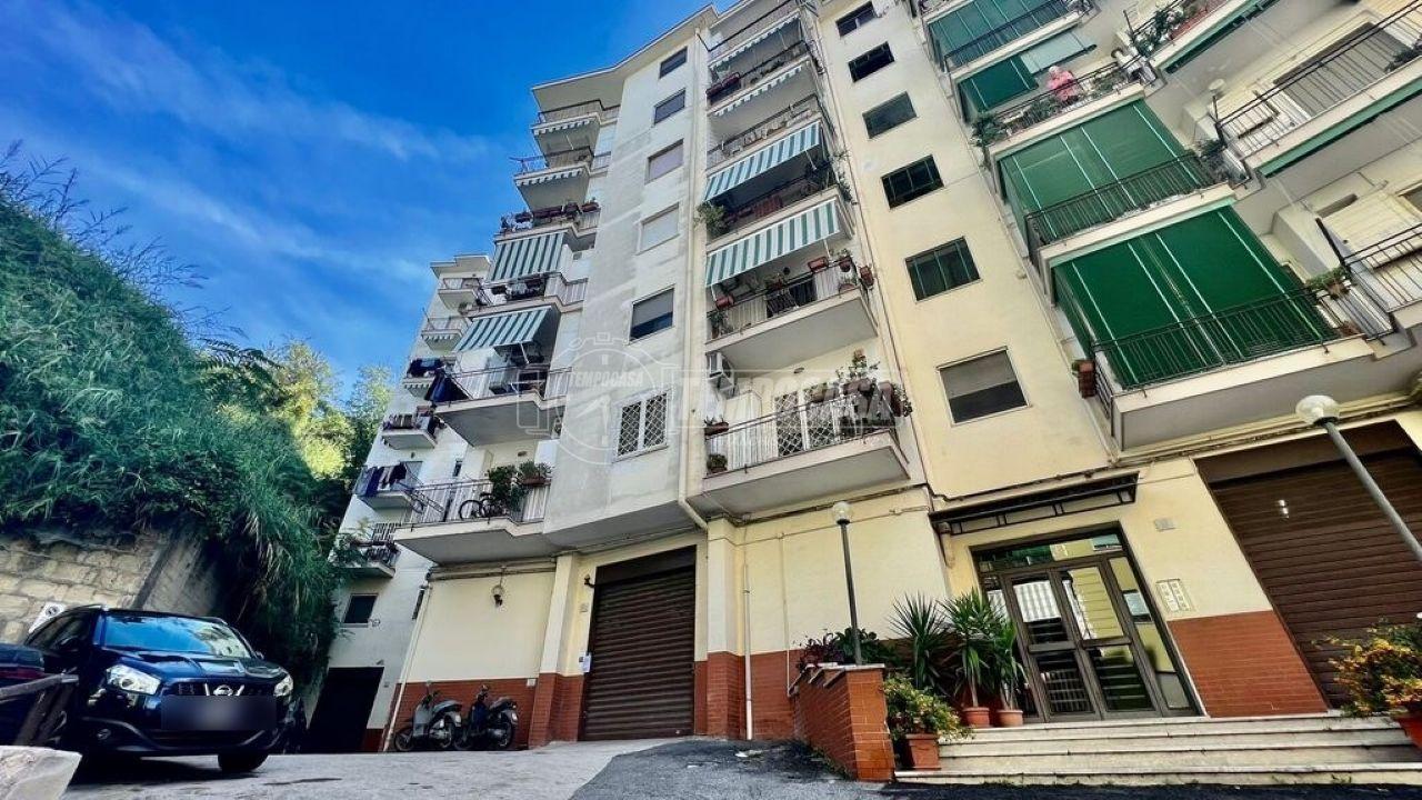 Appartamento in vendita a Napoli