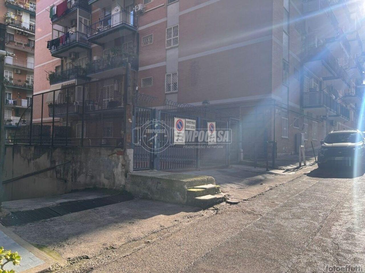 Box in vendita a Napoli