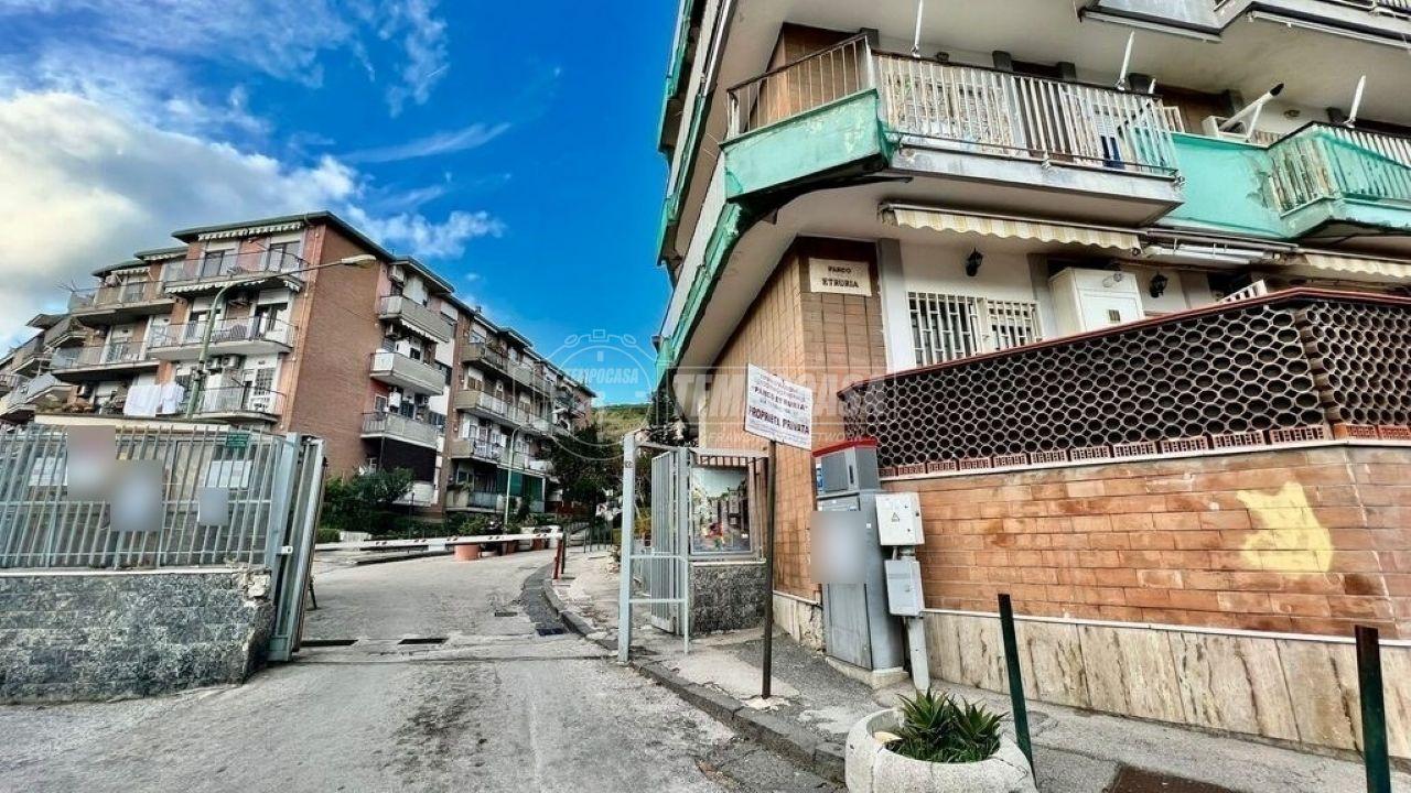 Appartamento in vendita a Napoli