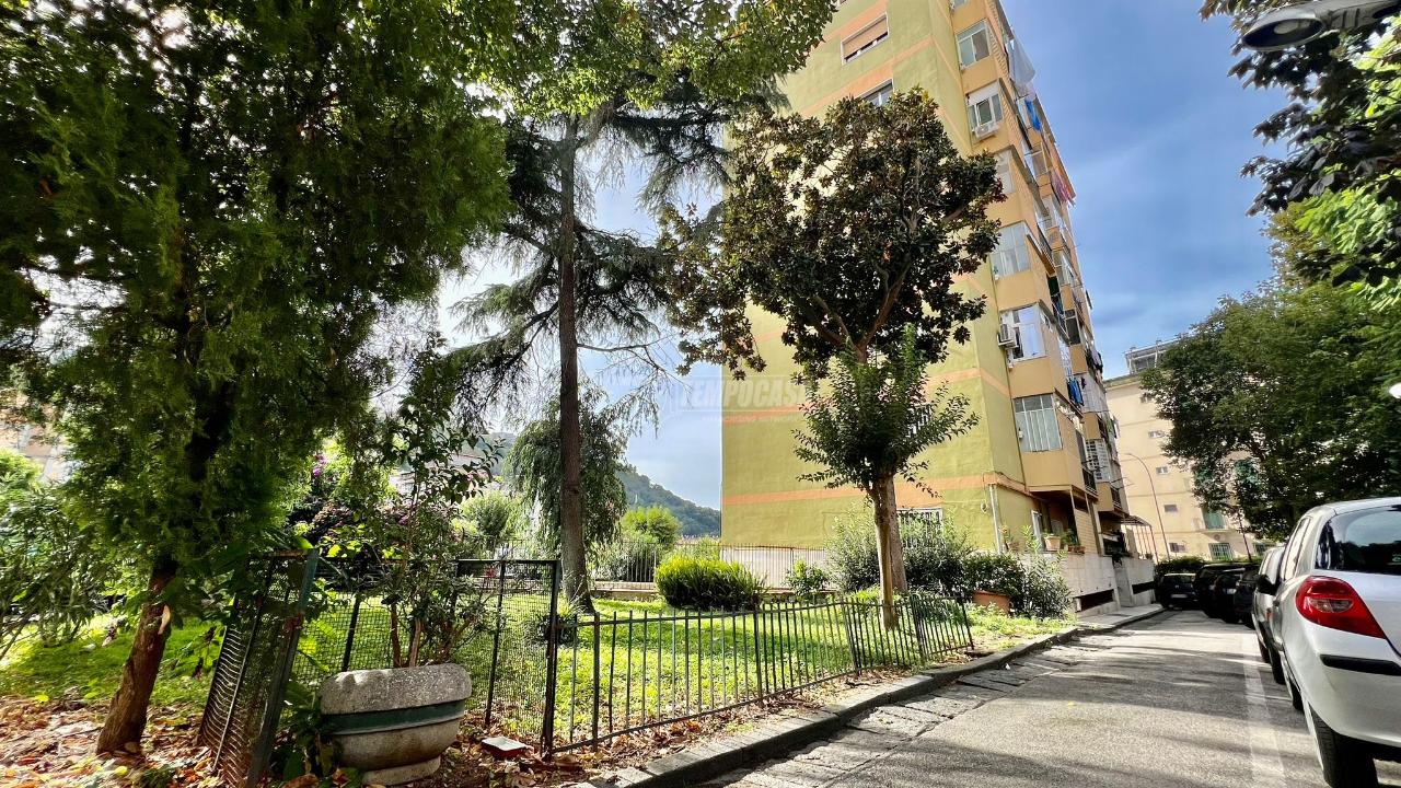 Appartamento in vendita a Napoli