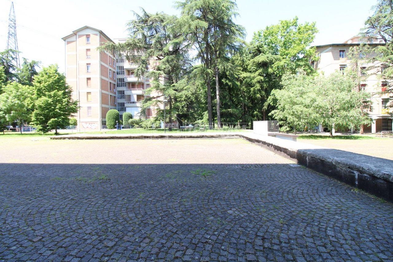 Negozio in affitto a Reggio Emilia