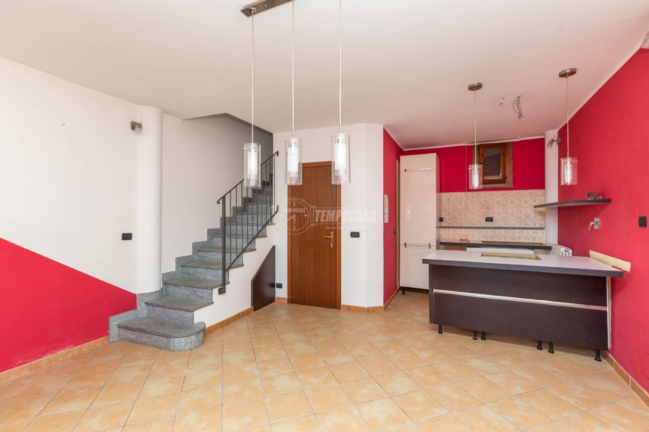 Casa indipendente in vendita a Gassino Torinese