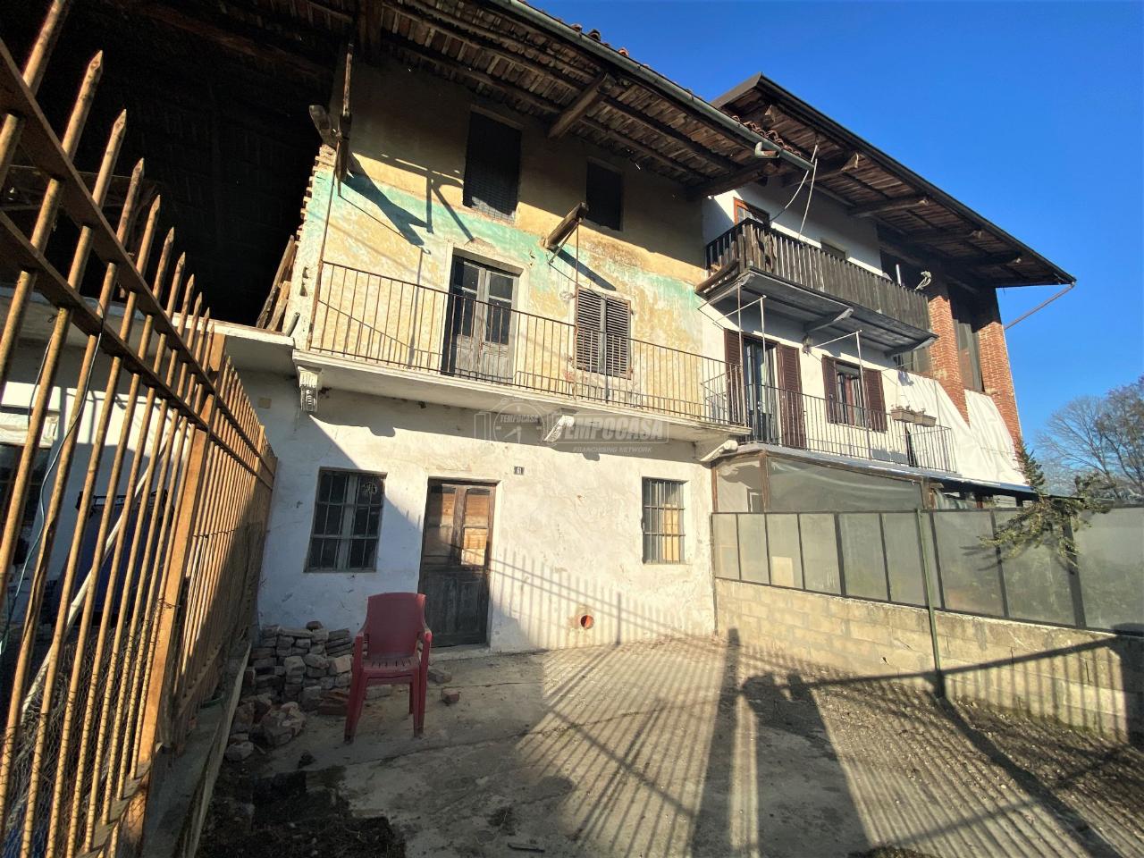 Rustico in vendita a Candia Canavese