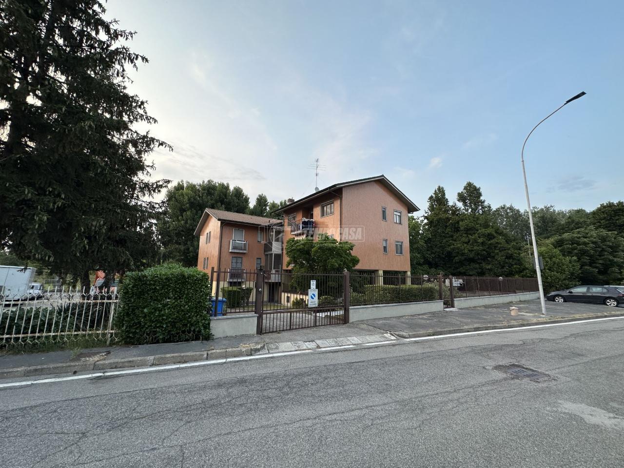 Bilocale in Via Mascagni 5/Declan, Melegnano