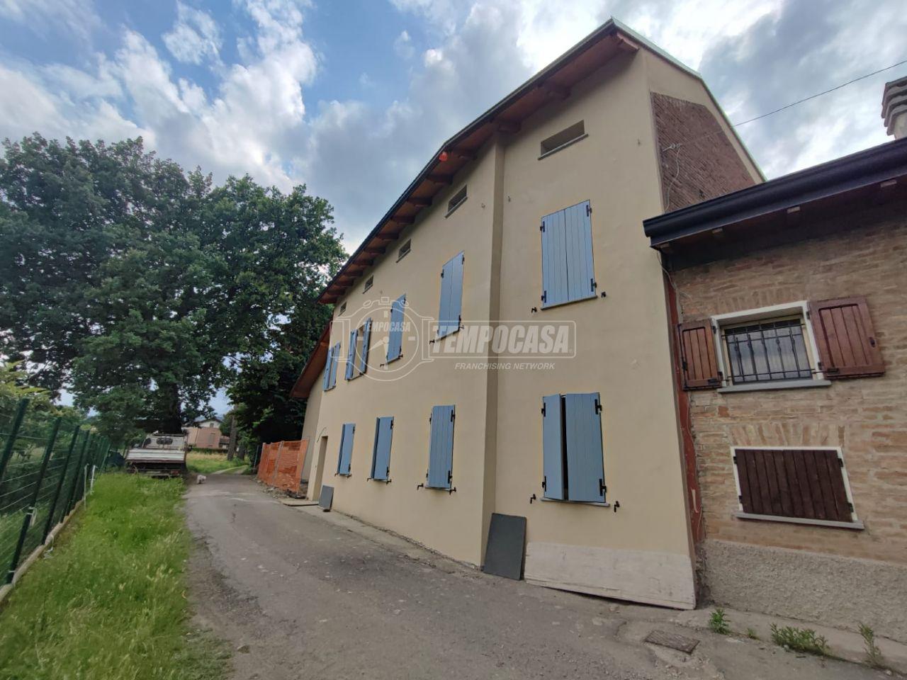 Trilocale, Scandiano