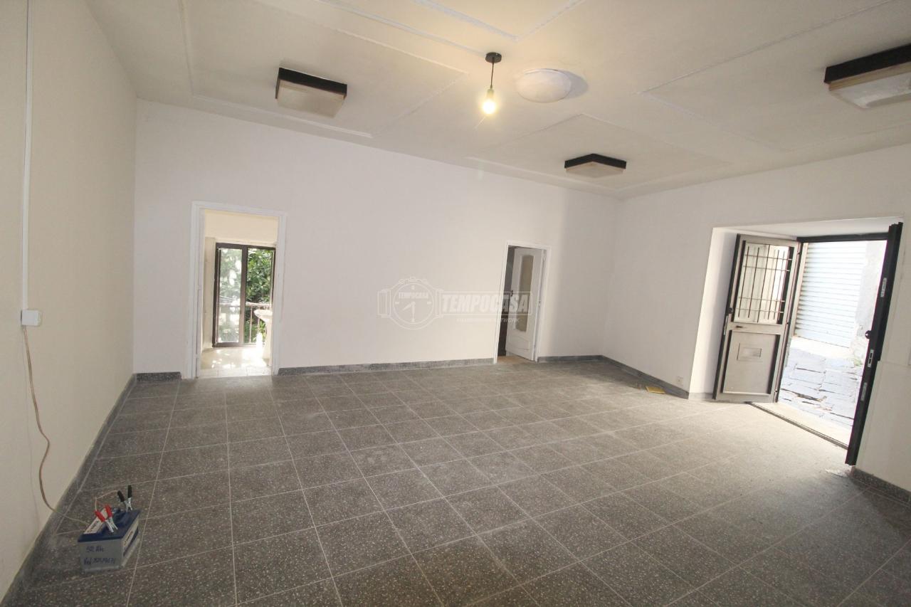 Negozio in vendita a Napoli