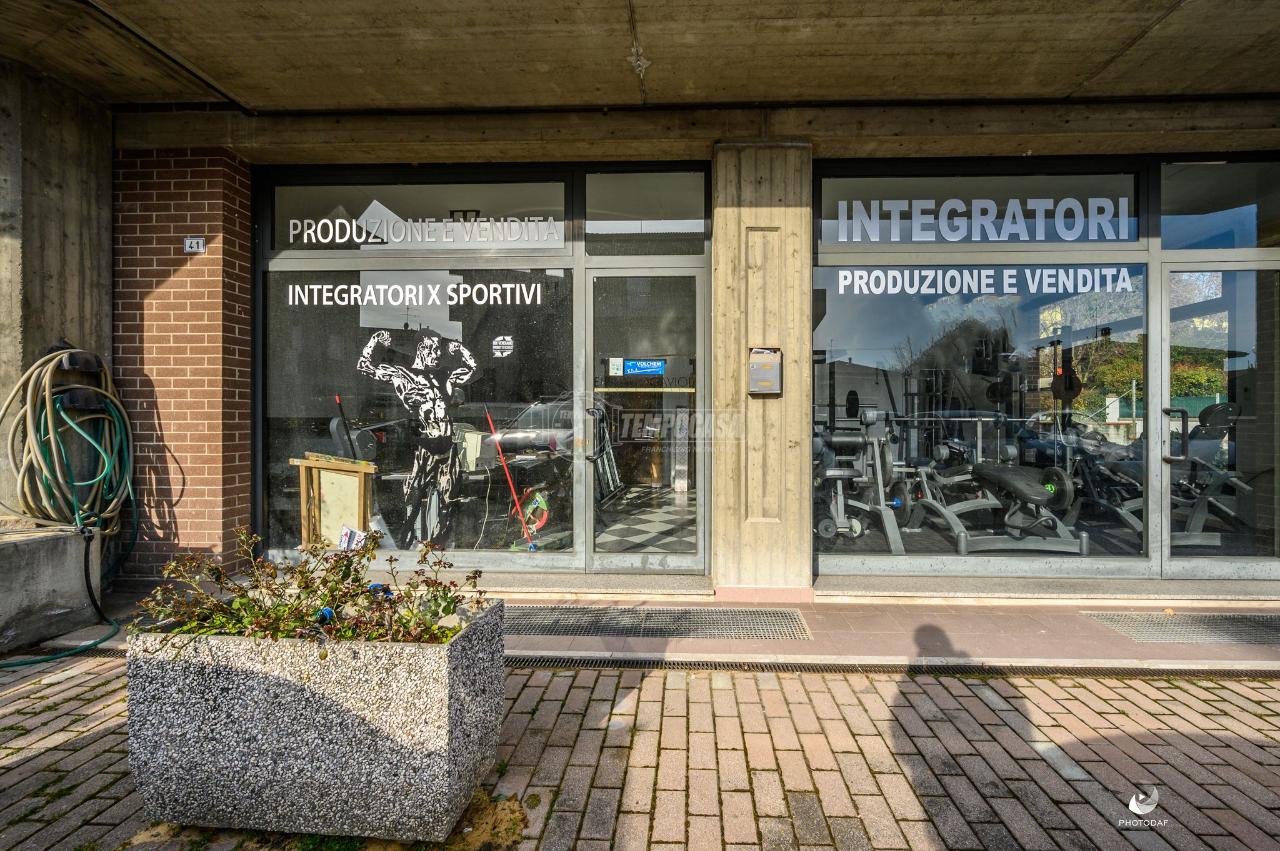 Negozio in vendita a Maranello