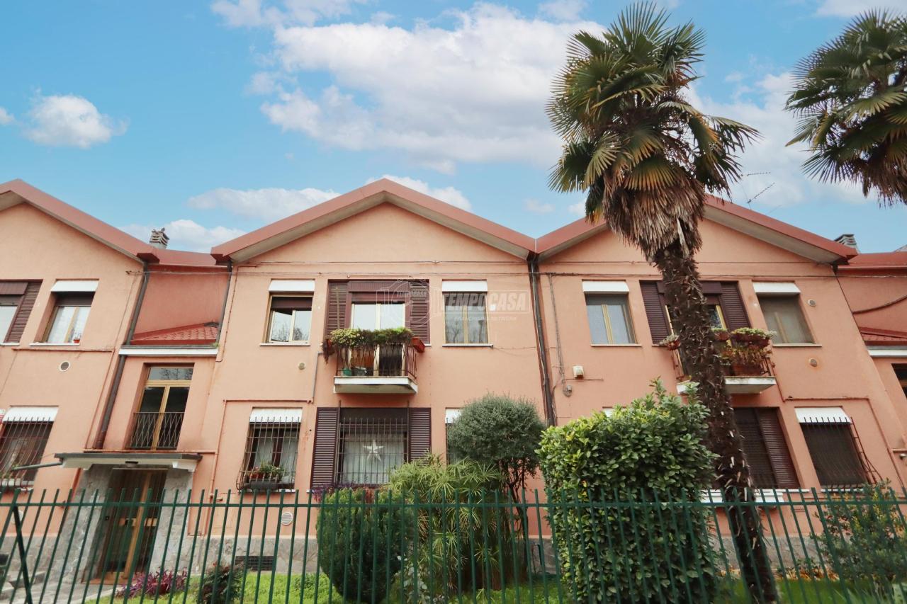Villa a schiera in Via Cassino 1, Milano