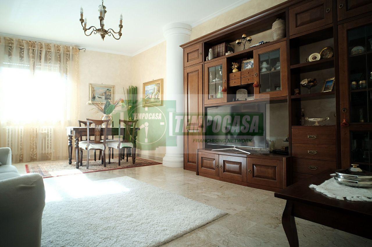 Appartamento in vendita a Novara