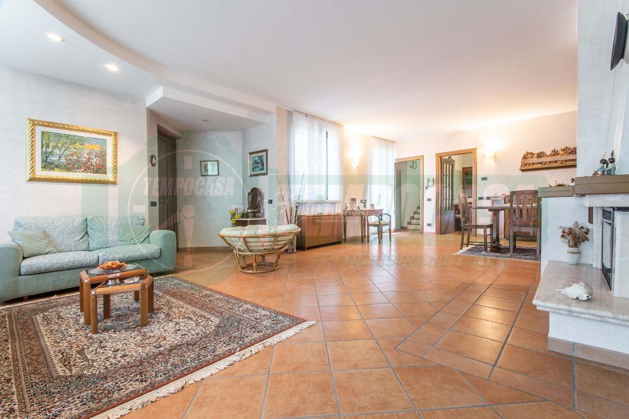 Villa in vendita a Lainate