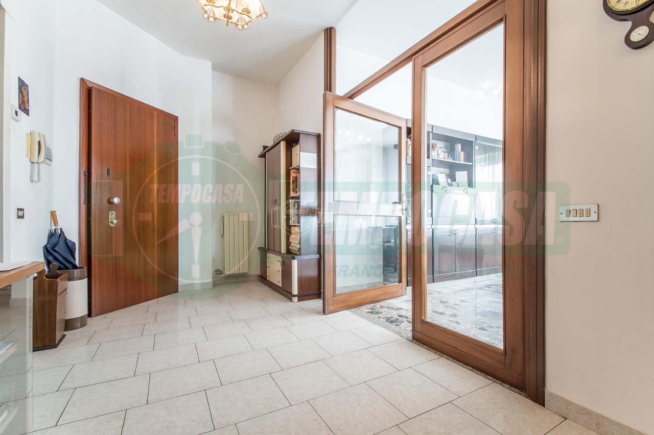 Appartamento in vendita a Lainate