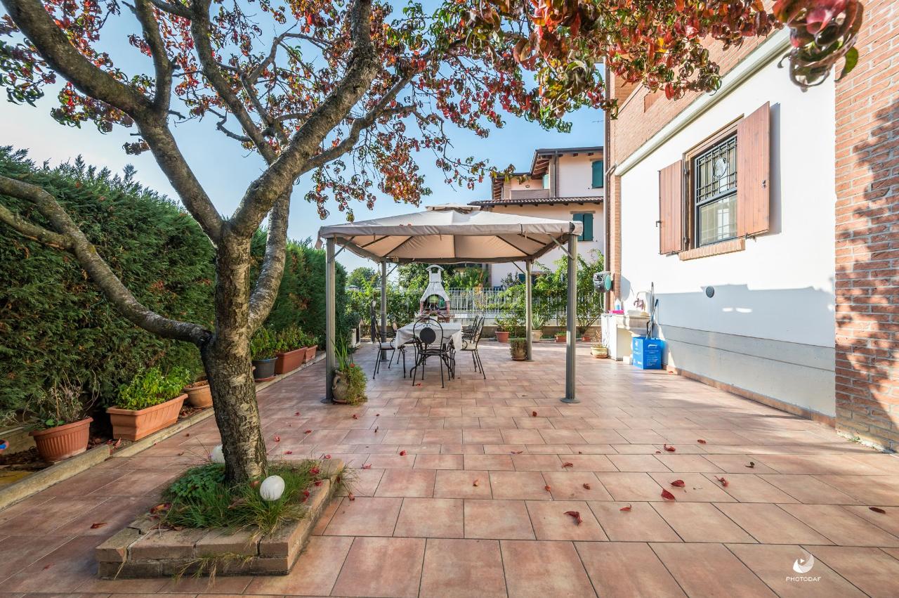 Trilocale in Via Antonino Caponnetto 34, Casalgrande