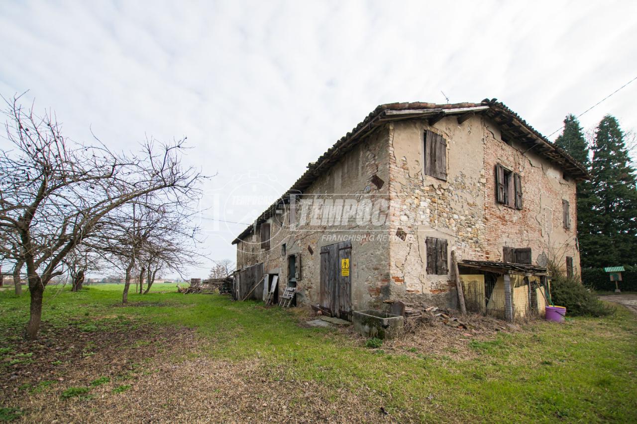 Rustico in vendita a Casalgrande