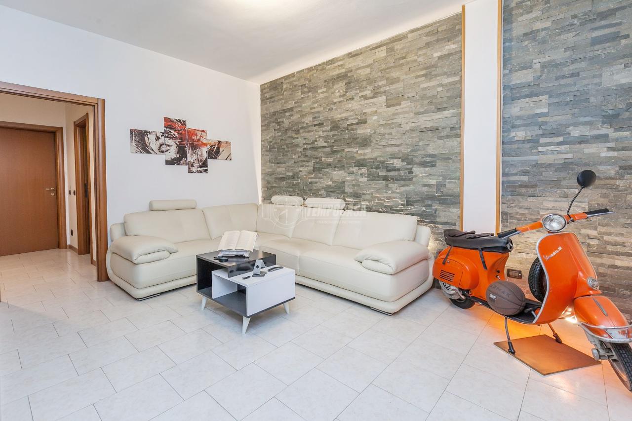 Bilocale in Via Novara 28, Bollate