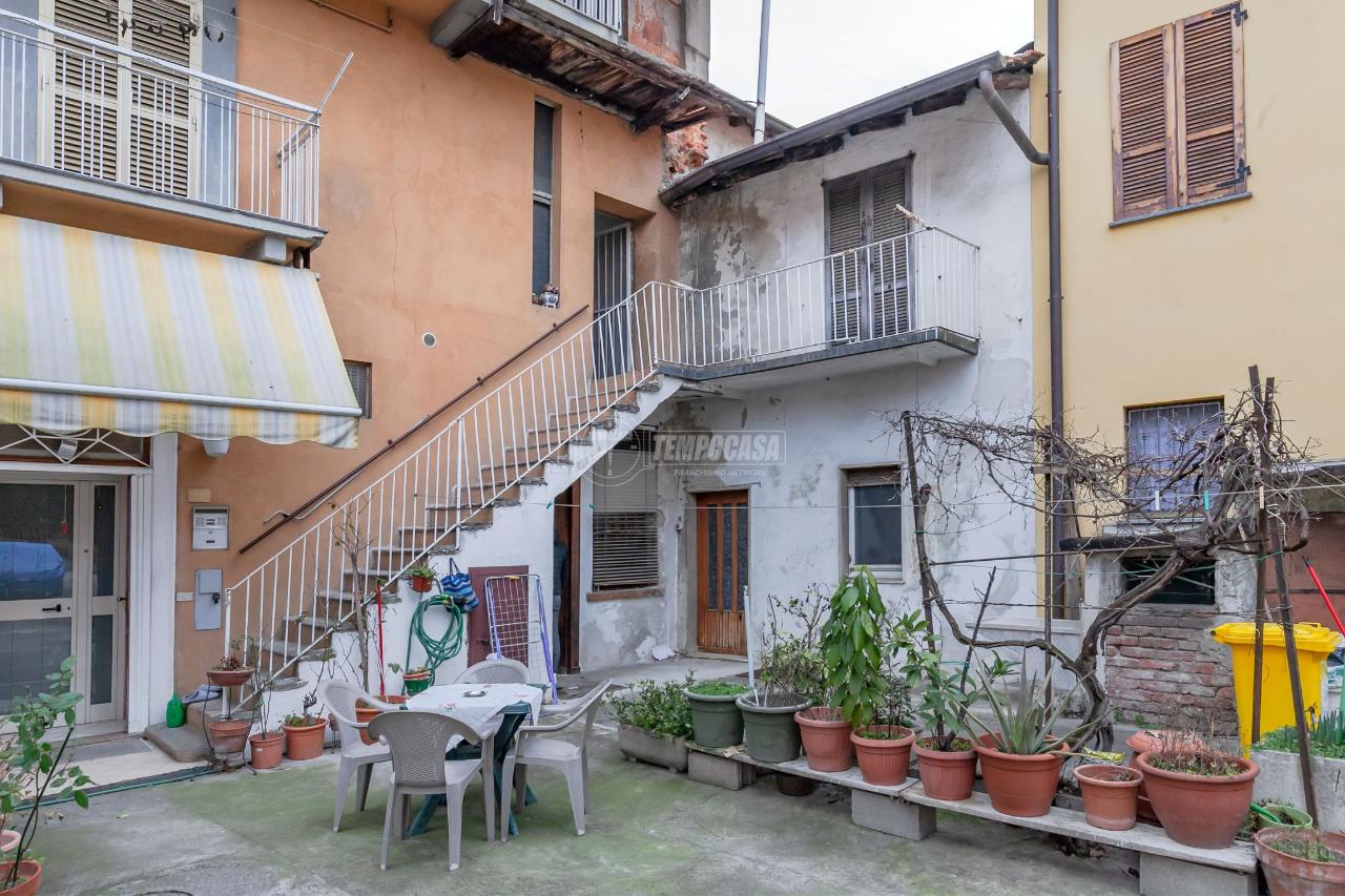 Casa indipendente in vendita a Bollate