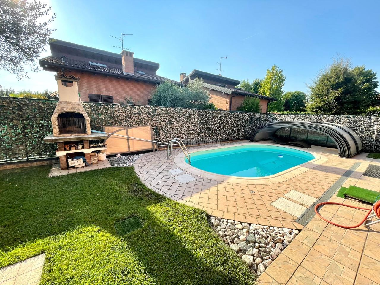 Villa in vendita a Lesmo