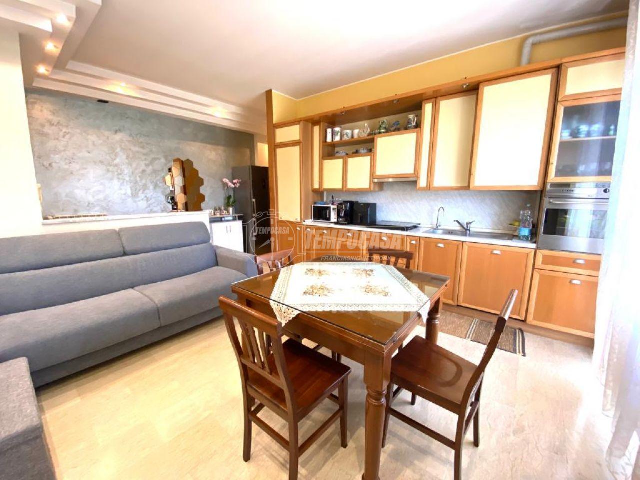 Appartamento in vendita a Lesmo