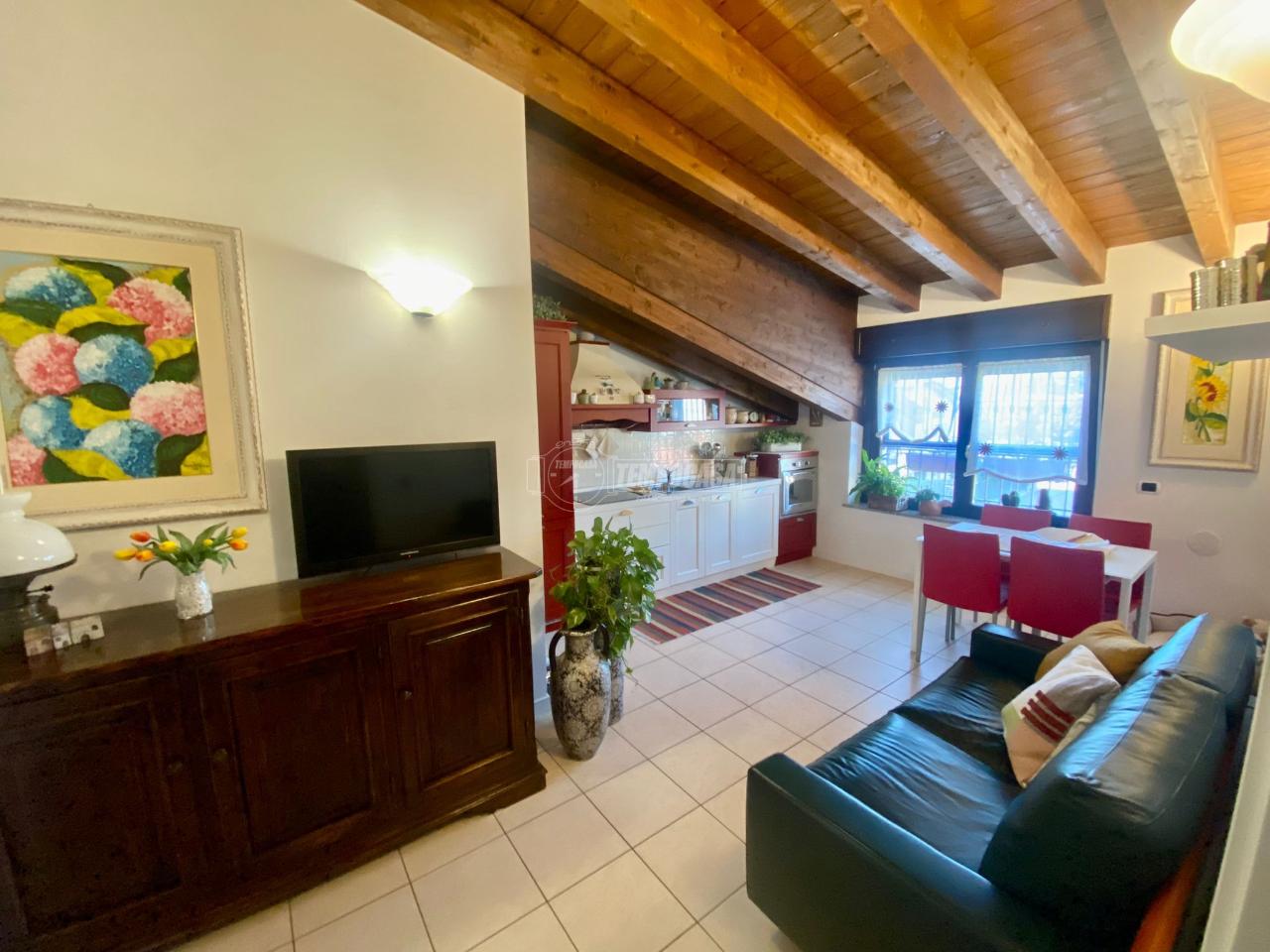 Appartamento in vendita a Lesmo