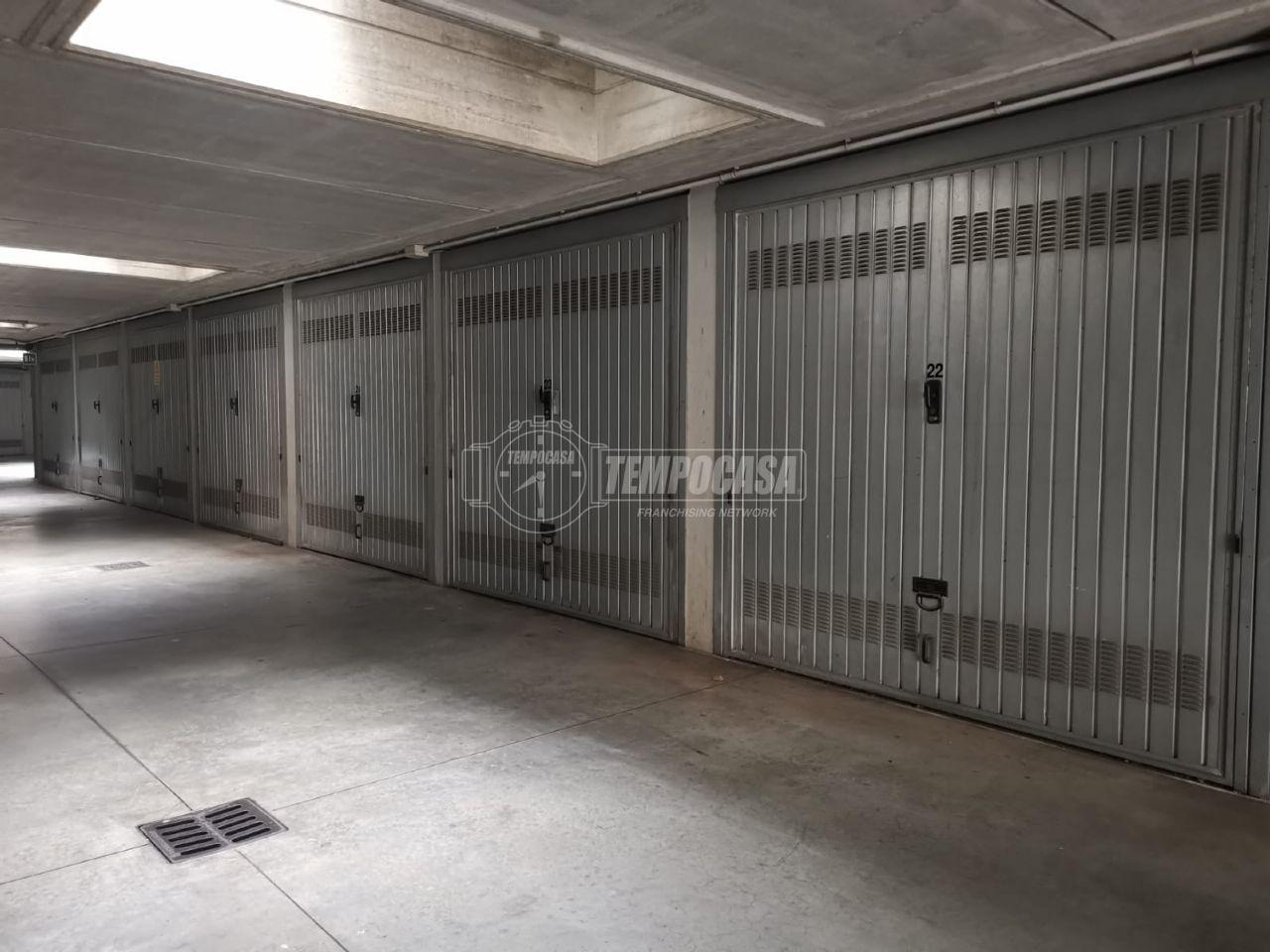 Box in vendita a Novate Milanese