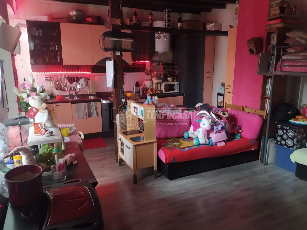 Appartamento in vendita a Carate Brianza