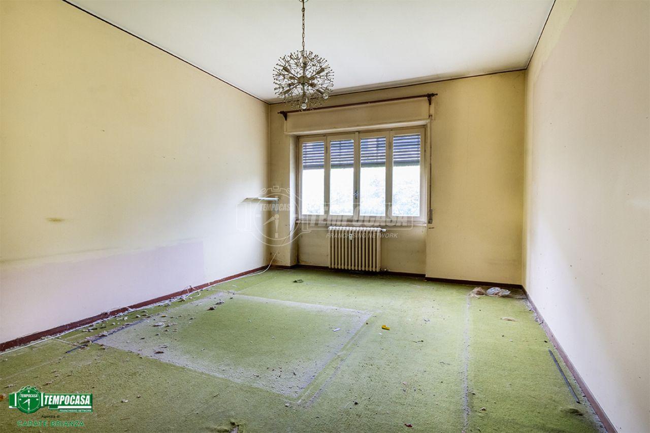 Appartamento in vendita a Verano Brianza