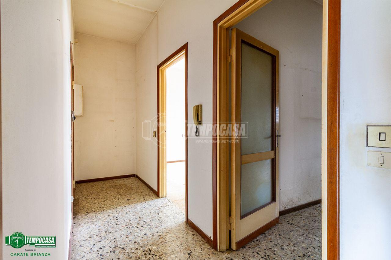 Appartamento in vendita a Verano Brianza