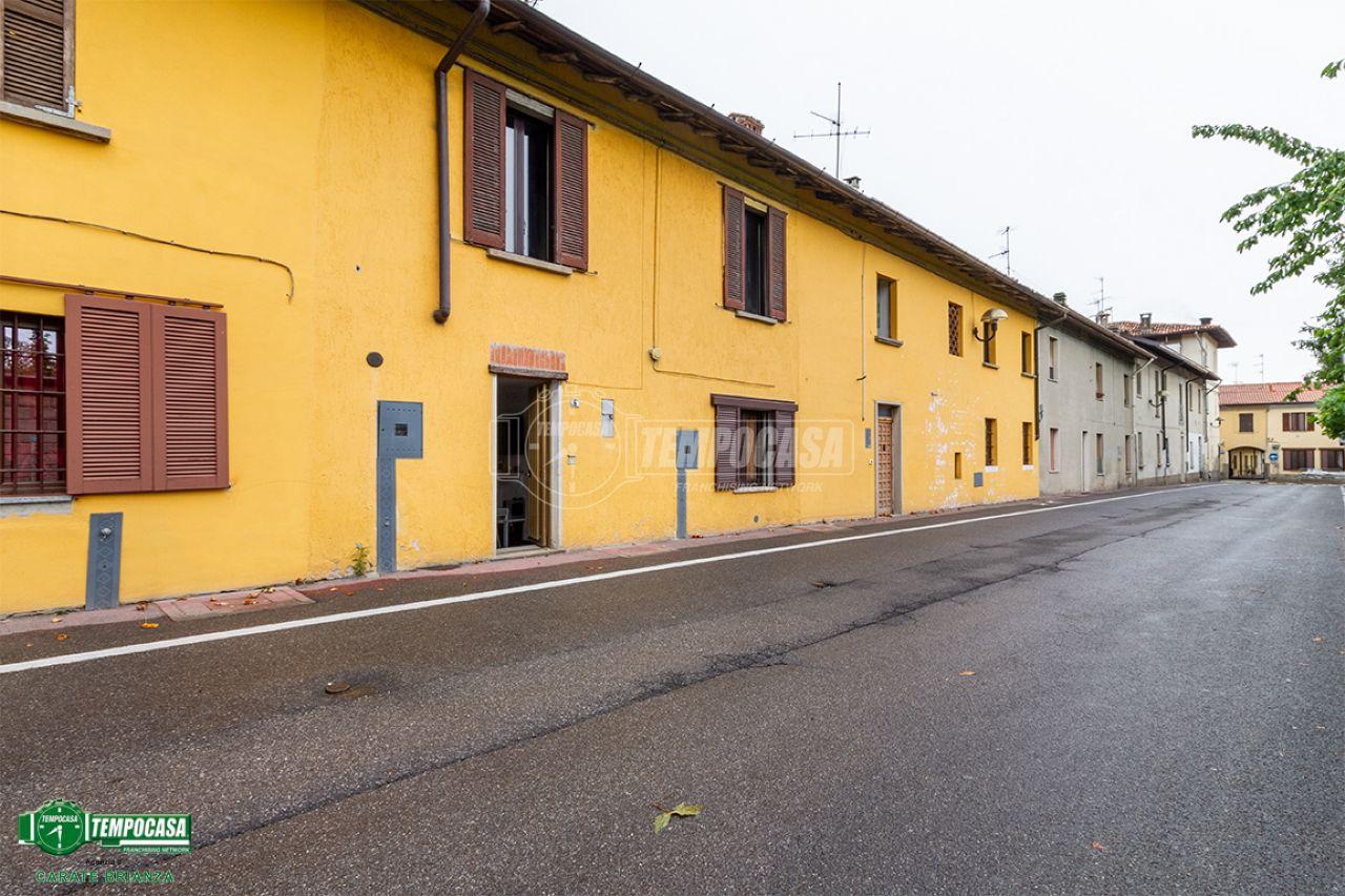 Appartamento in vendita a Verano Brianza