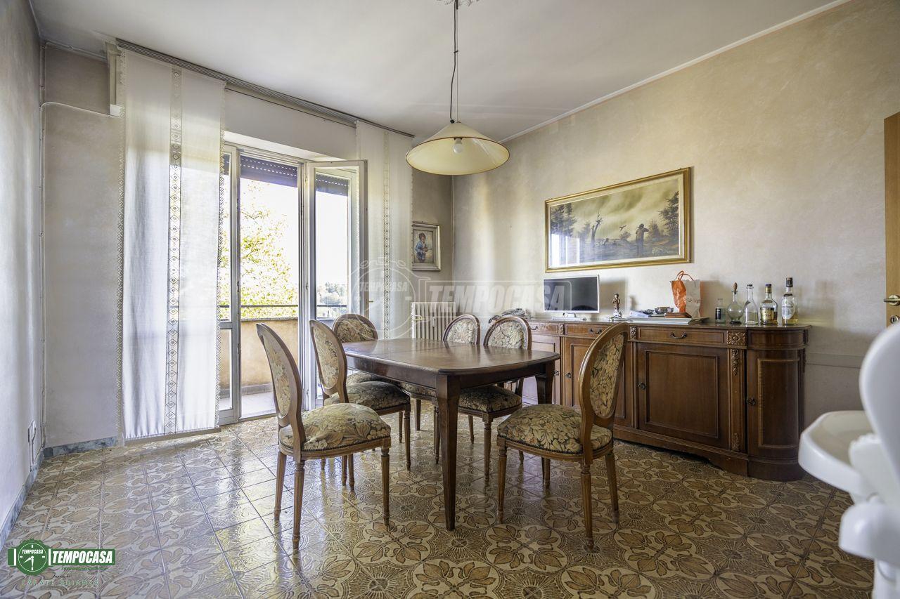Appartamento in vendita a Carate Brianza