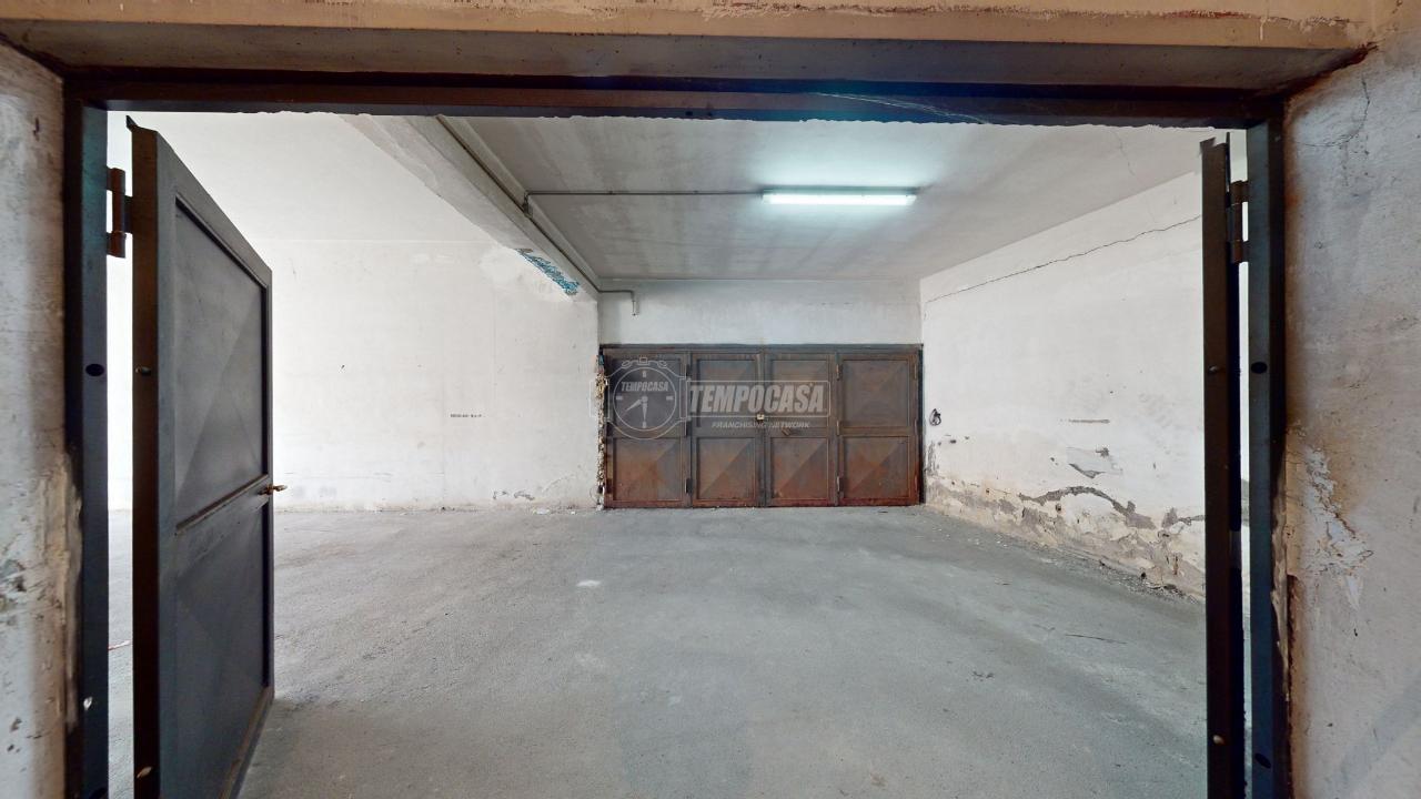 Magazzino in vendita a Casoria