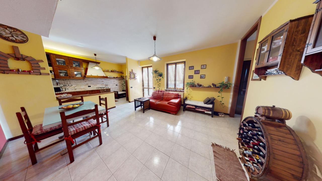 Appartamento in vendita a Rovello Porro