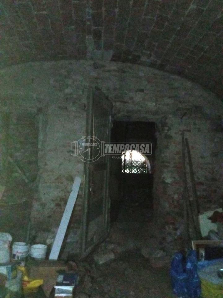 Negozio in vendita a Castelfiorentino