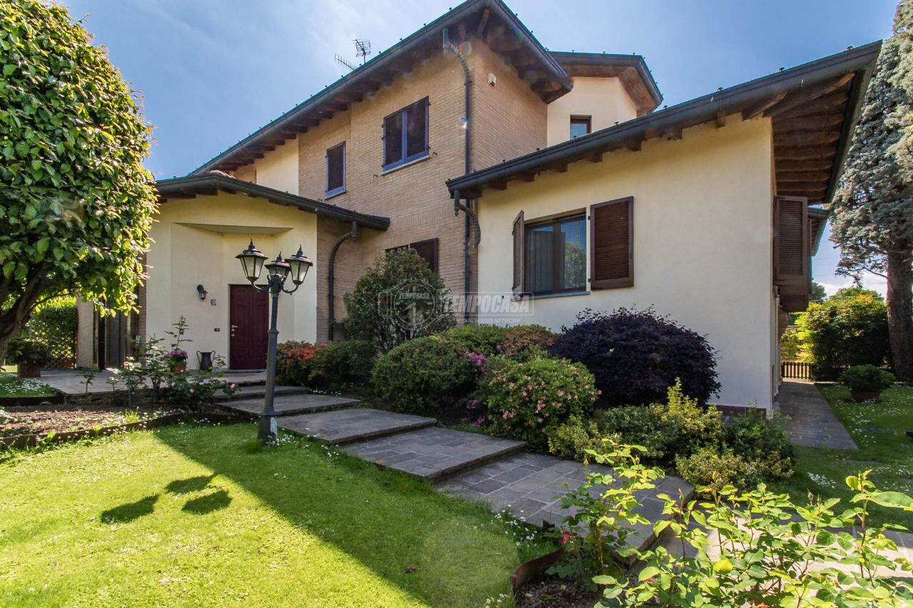 Villa in vendita a Saronno