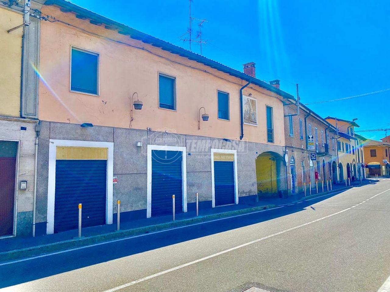 Palazzina commerciale in vendita a Paullo