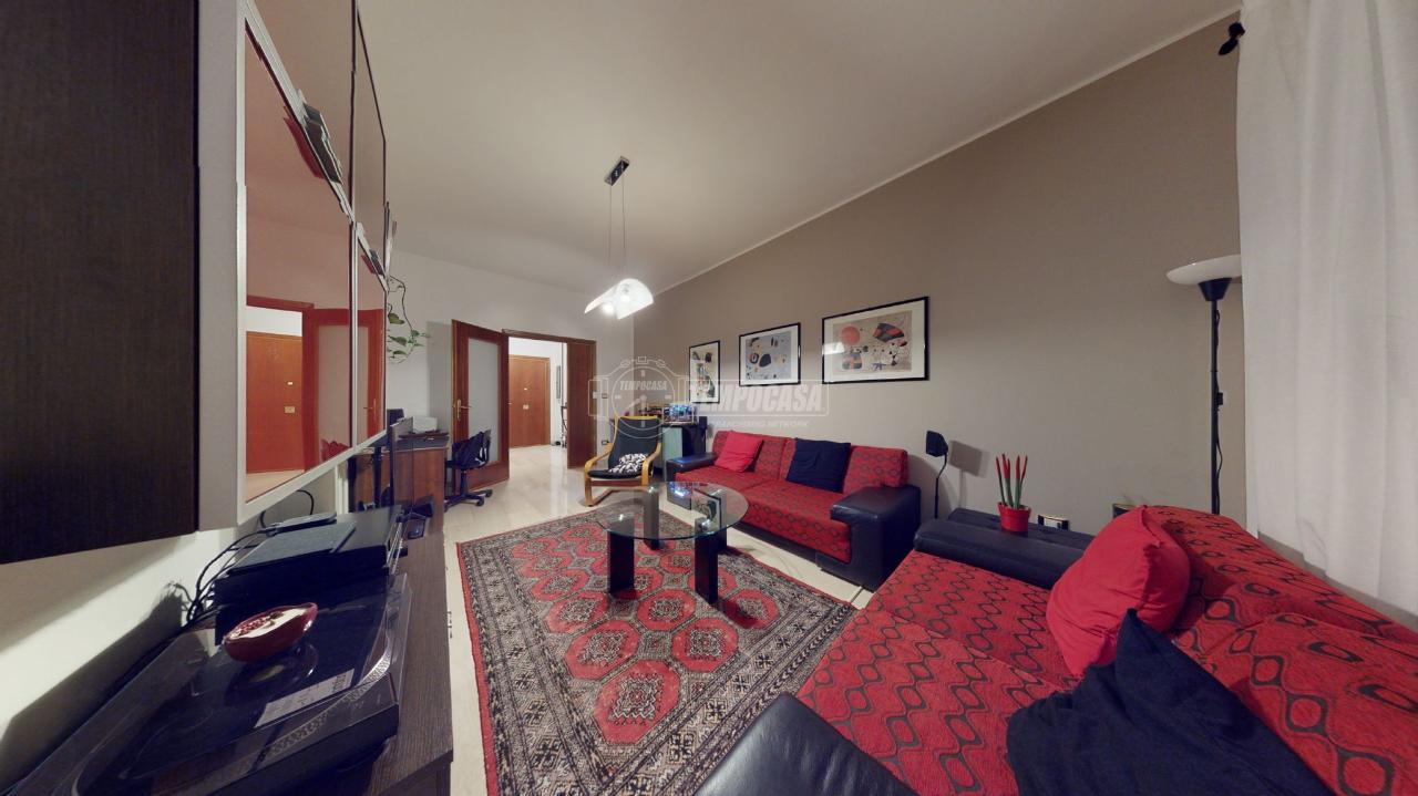 Trilocale, Bari