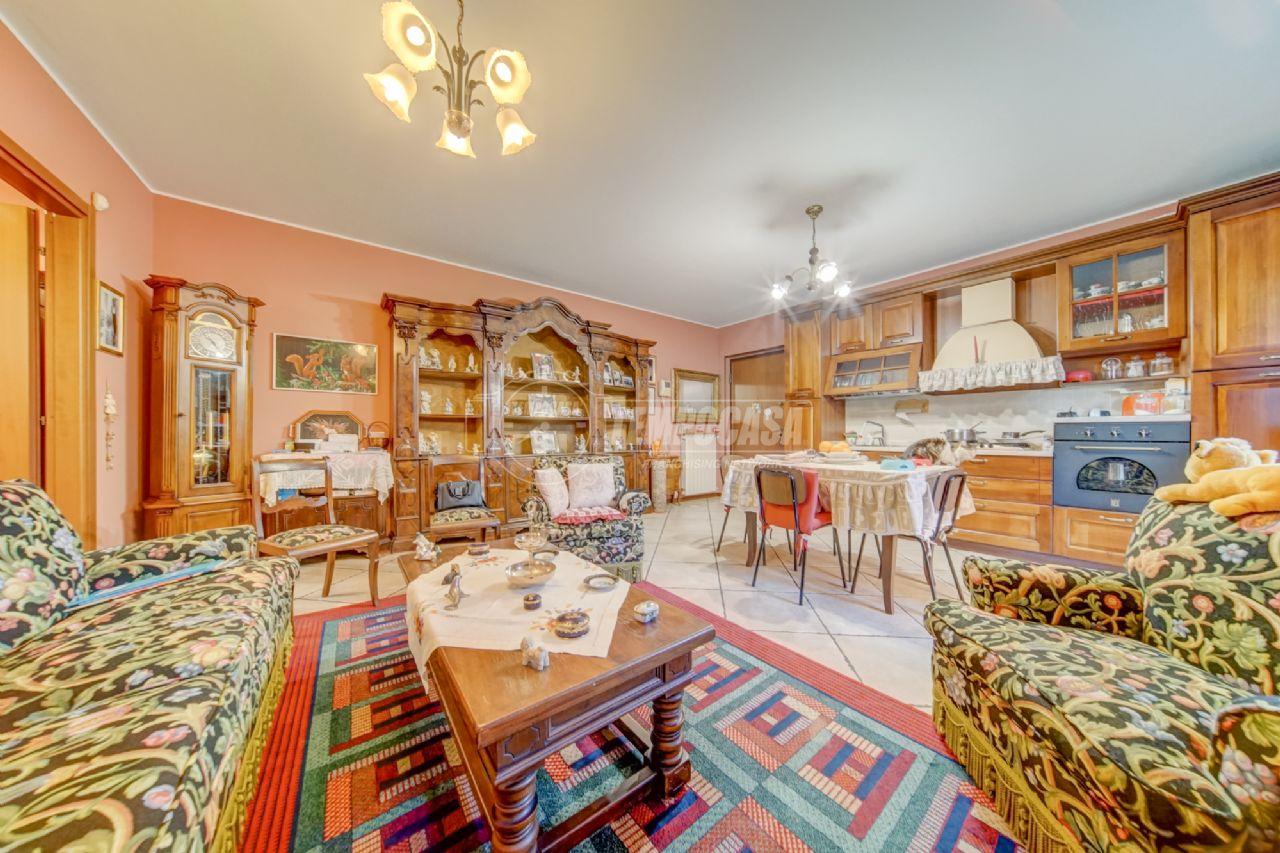 Appartamento in vendita a Sesto Calende